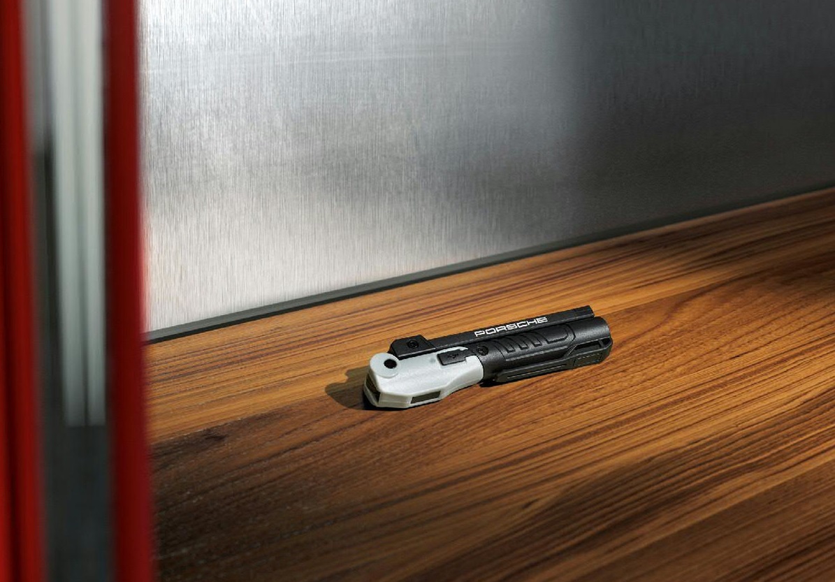 LED Light / Torch, Mini. Porsche Centre Brighton Shop