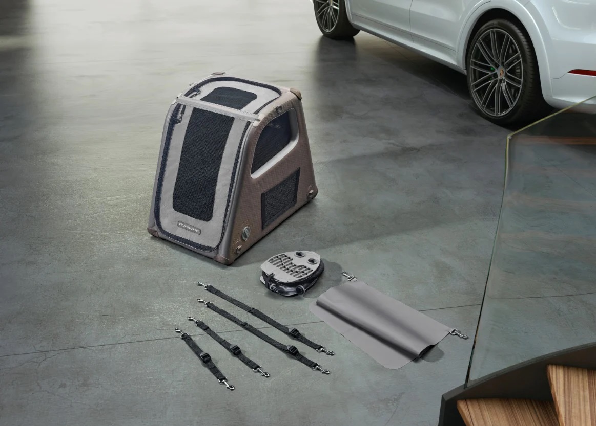 Dog Inflatable Box, Cargo, Cayenne & Macan. Porsche Centre Brighton Shop